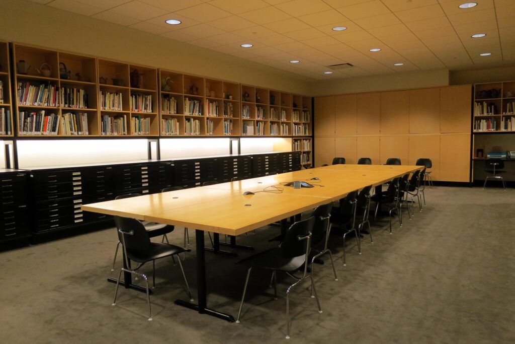 Art Reference Library - Racine Art Museum