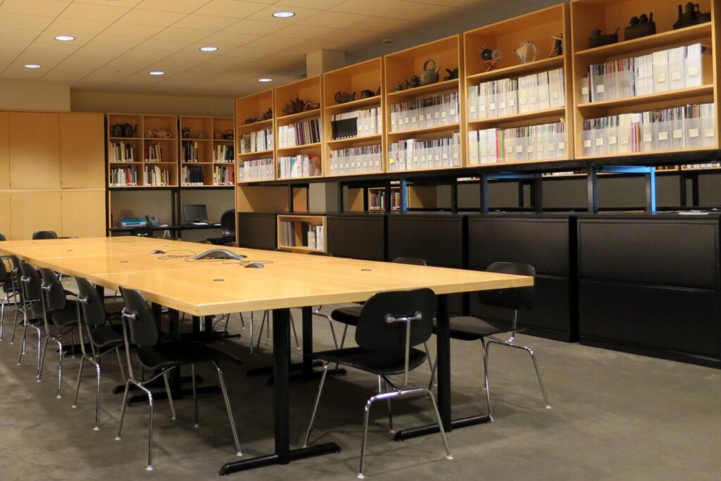 Art Reference Library - Racine Art Museum